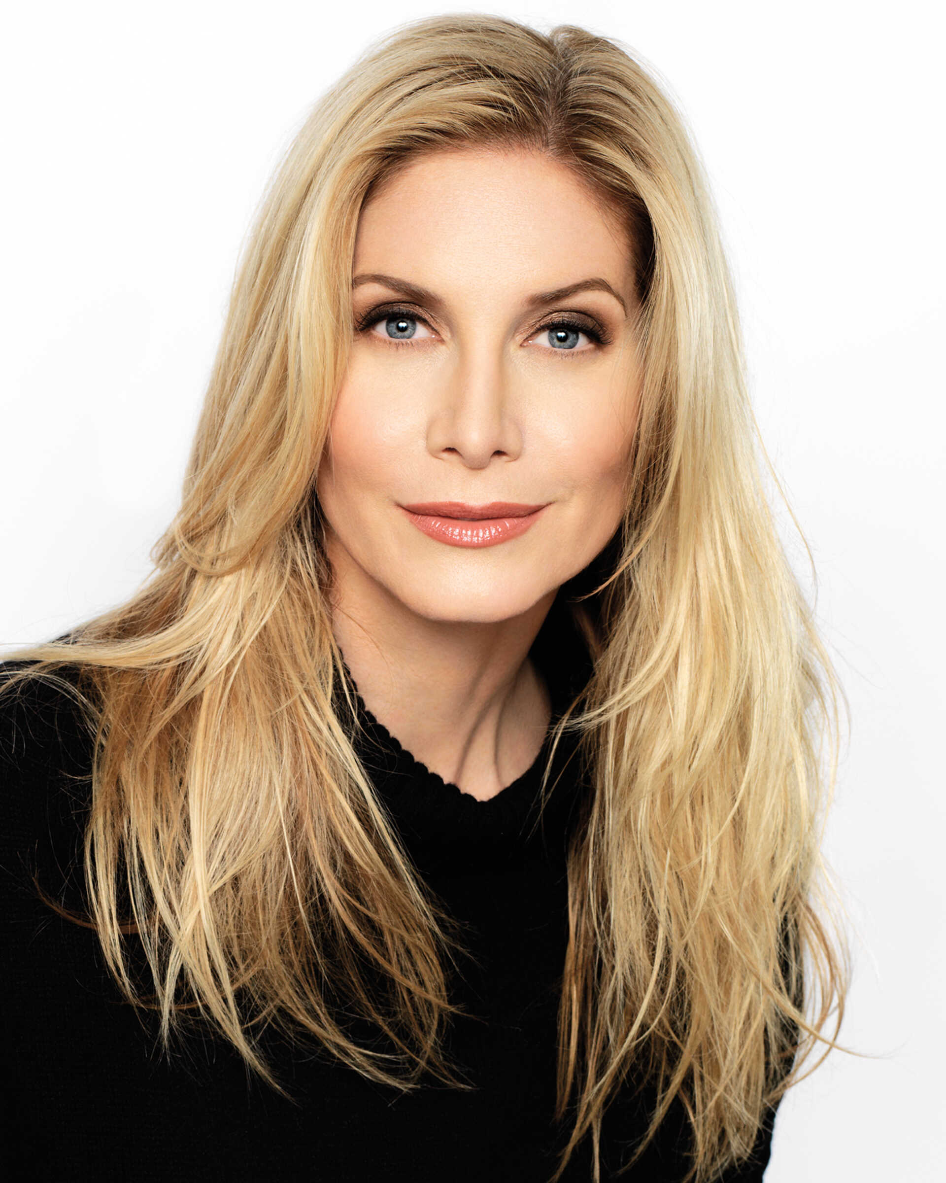 Elizabeth Mitchell talks Outer Banks, Witch Hunt & being an LGBTQ+ Ally ...